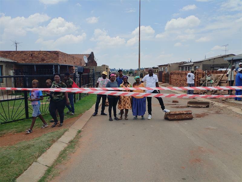 Residents fed up with the accidents on their street | African Reporter