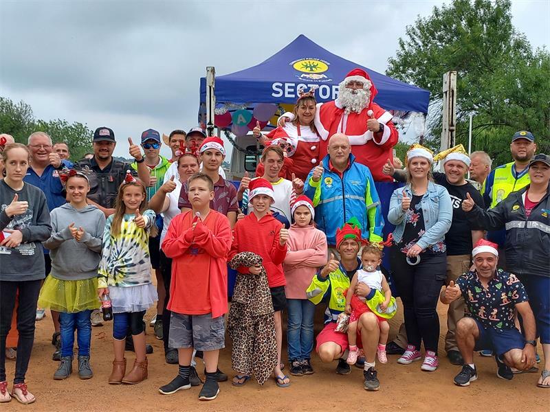 WATCH: Sweet surprise for kiddies as Santa hits the streets | Benoni ...