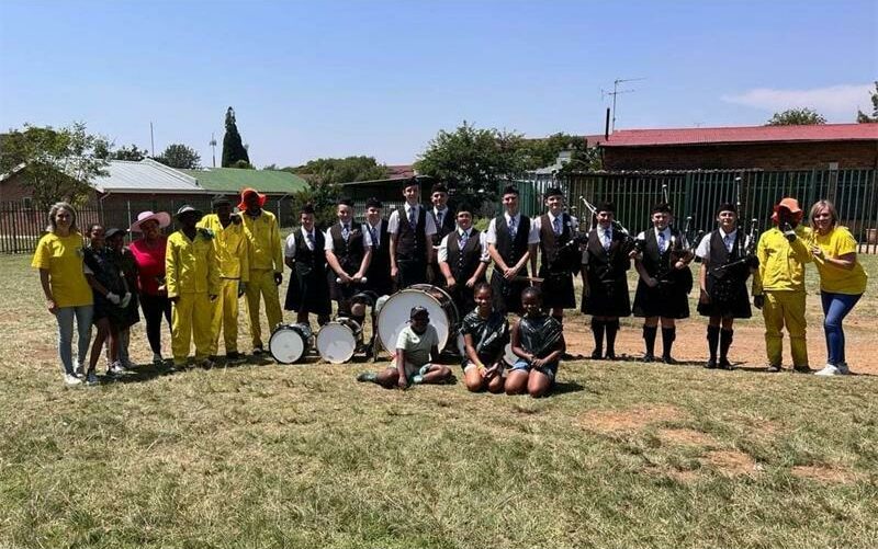 Organisation cleans around Northerns Swimming Pool | Benoni City Times