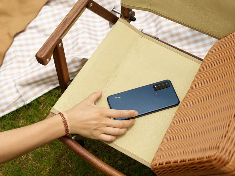 5 Features to look for in a mid-range 5G Android smartphone