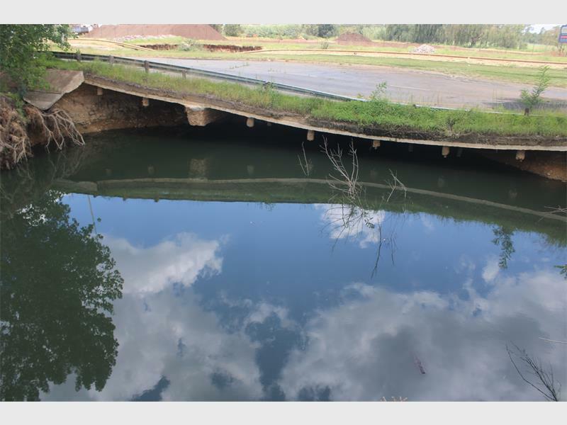 WATCH: Not a ‘hole’ lot of progress seen on Rondebult Road | Boksburg ...