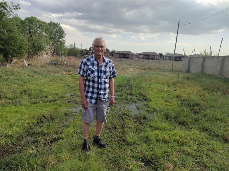 Leak in Sonneveld turns empty plot into temporary wetland | Brakpan Herald