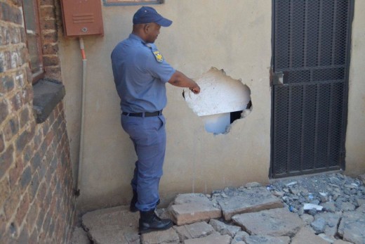 Hammer gang targets foreign stores | Carletonville Herald
