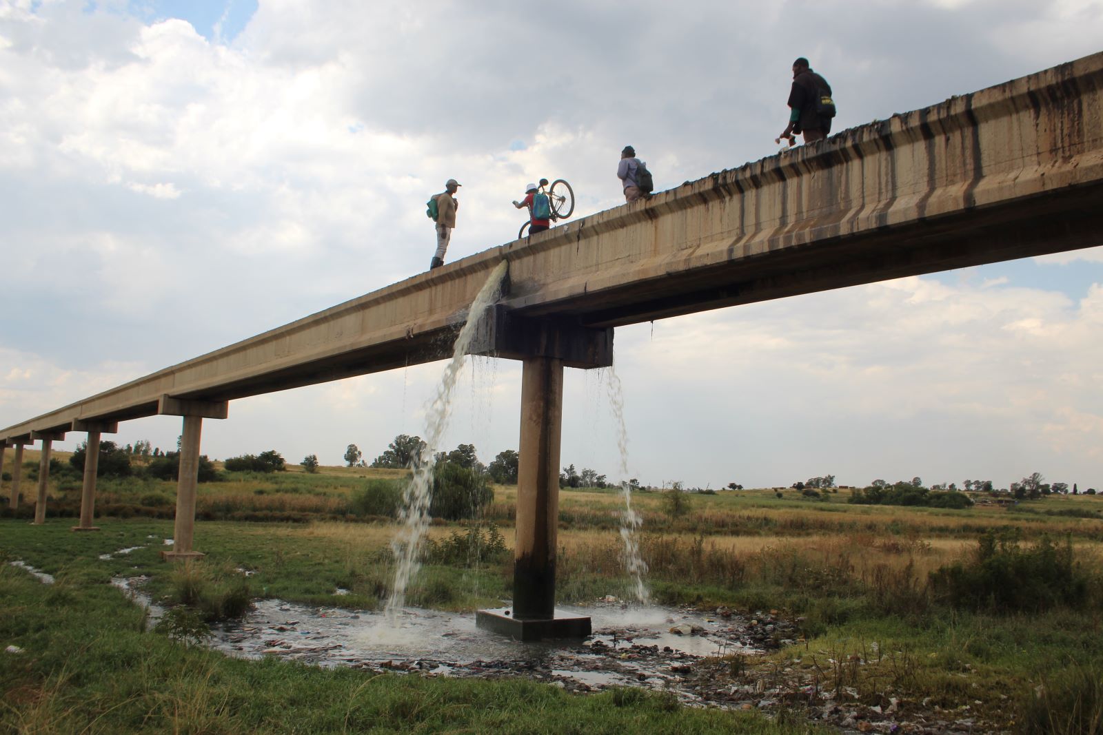 Sewage again streaming from bridge | Carletonville Herald