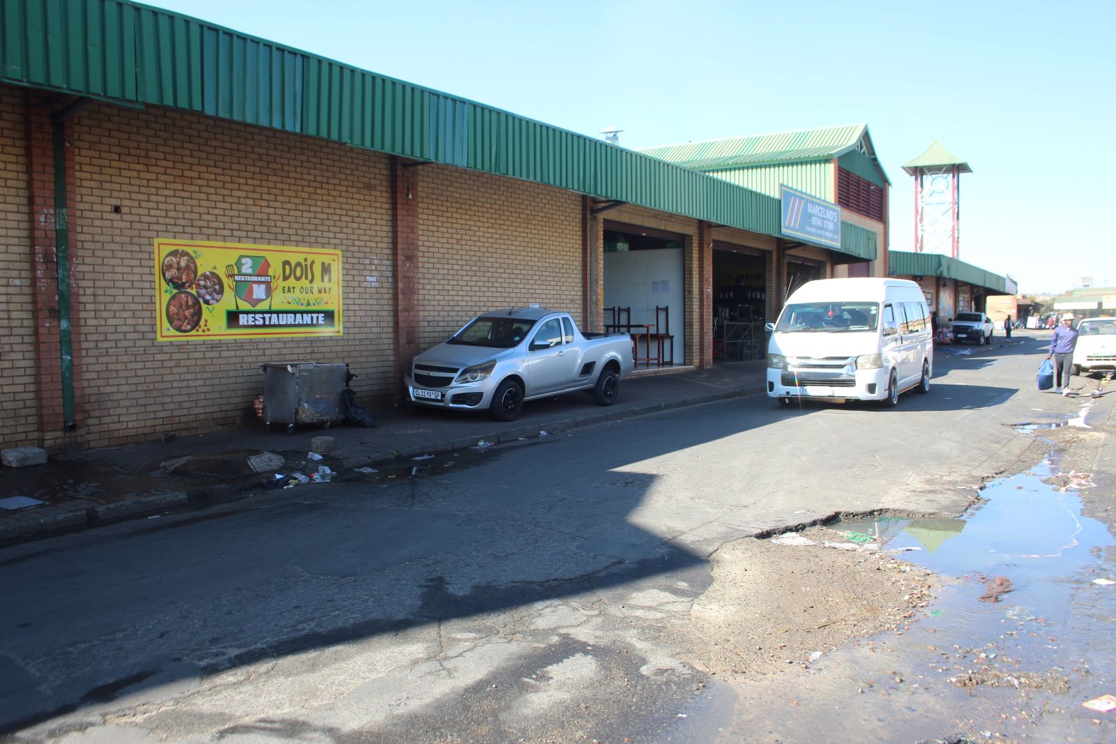 Robbers strike restaurant | Carletonville Herald