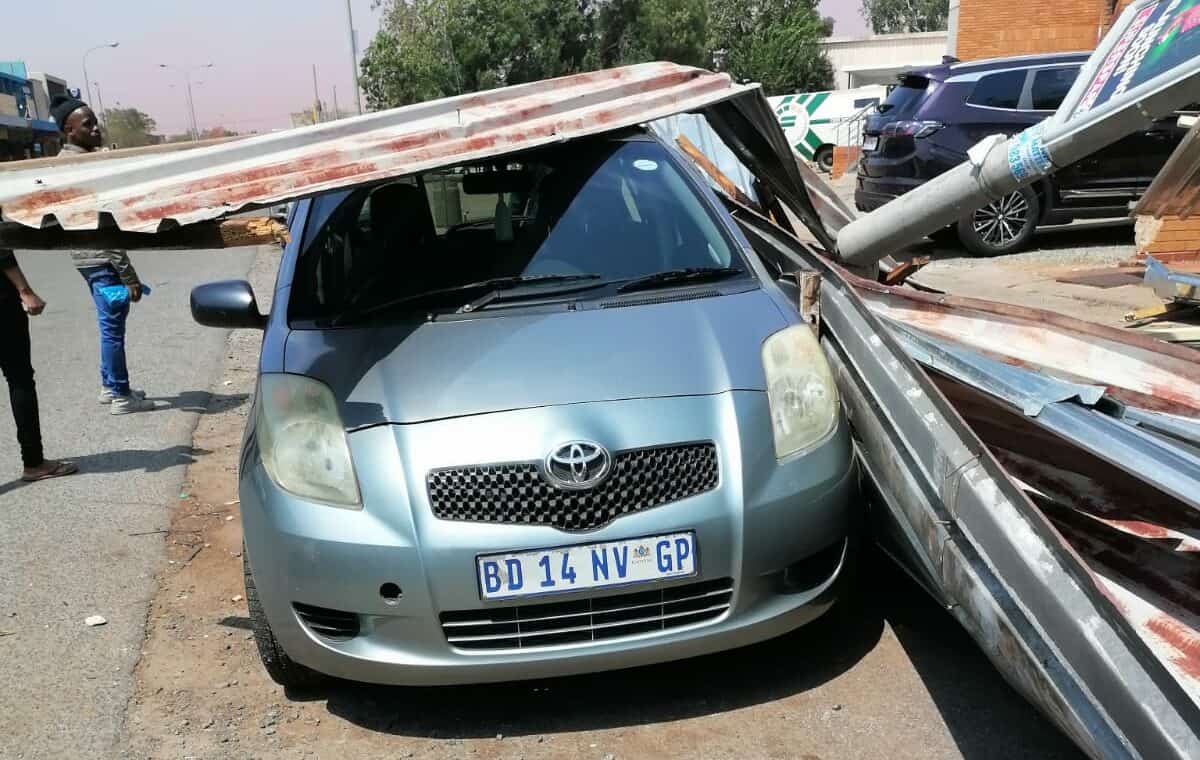 Strong winds cause damage in Carletonville and Welverdiend ...