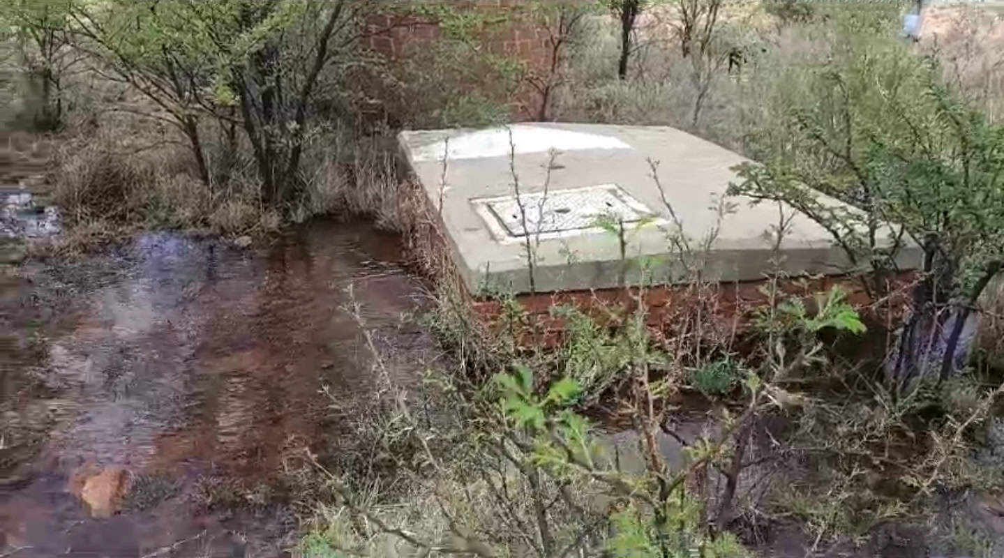 Merafong water crisis: Is this leaking Rand Water connection to blame ...