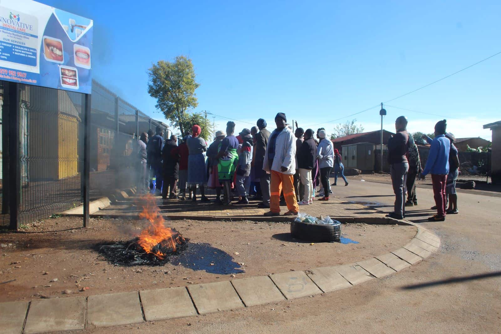 Khutsong residents protest over closing of clinic | Carletonville Herald