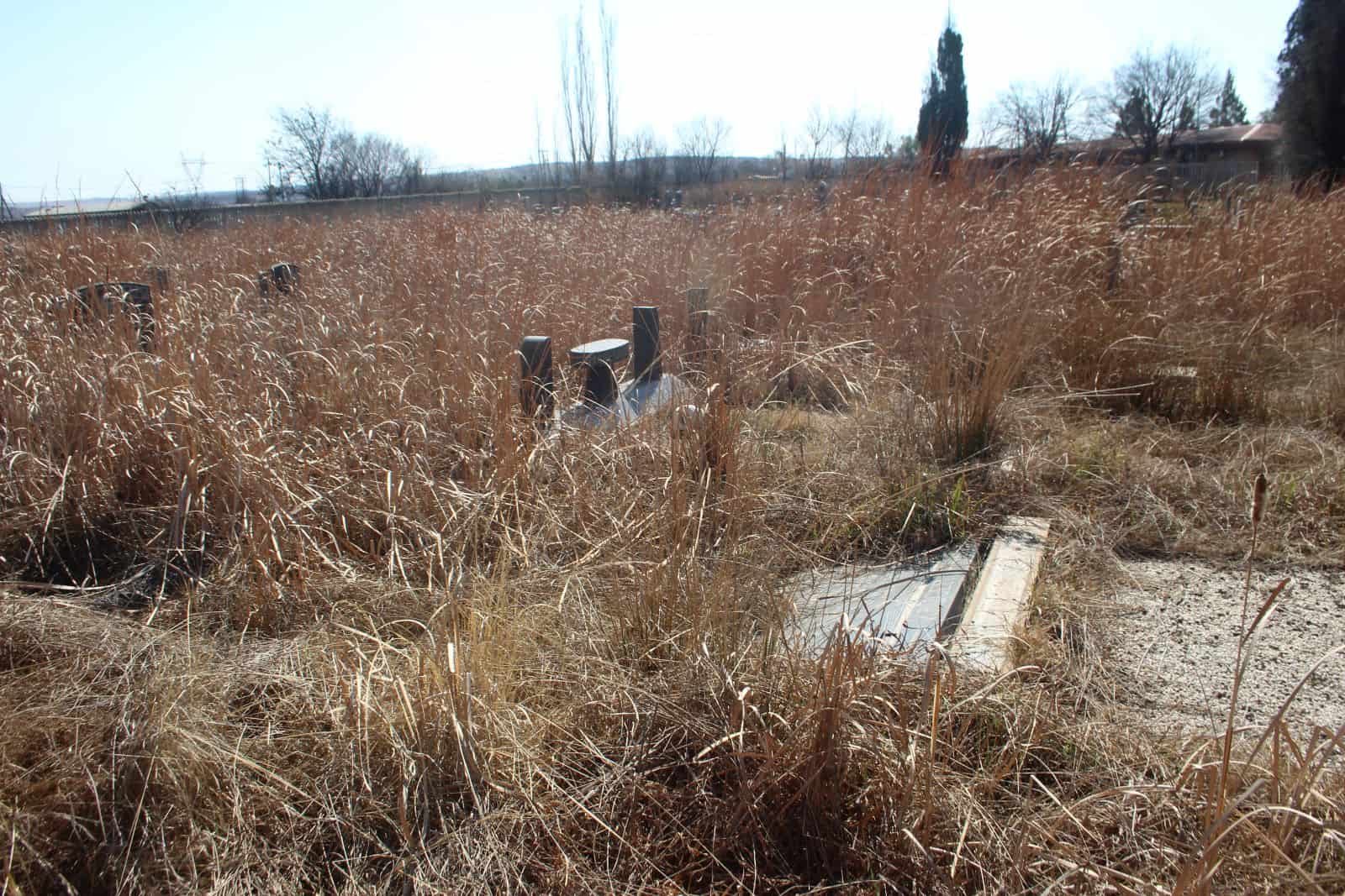 Neglected Fochville graveyard still inaccessible after months of ...