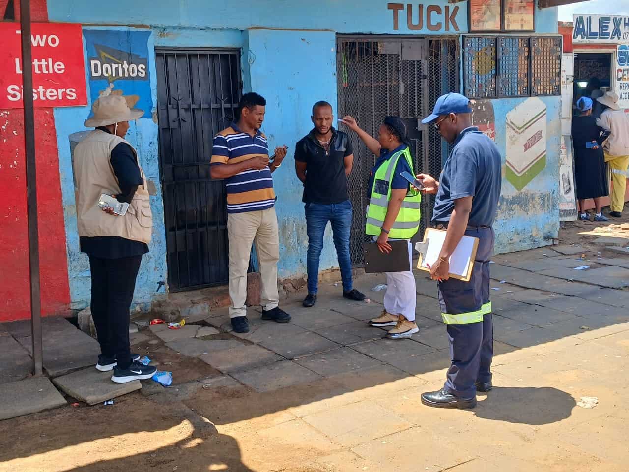 GALLERY - Joint operation targets Silobela tuck shops | Highvelder News
