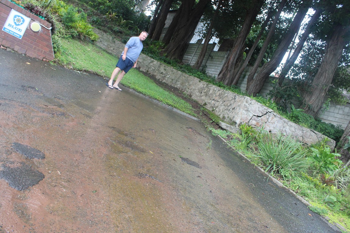 Thousands of litres of fresh water being wasted | Highway Mail