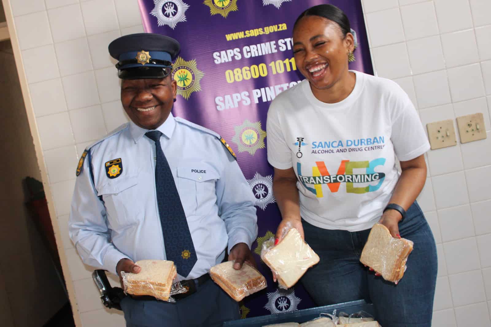 Watch: Pinetown SAPS makes sandwiches for Mandela Day | Highway Mail
