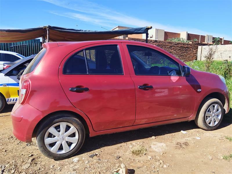 Suspects abandon vehicle reported as robbed behind EMPD precinct ...
