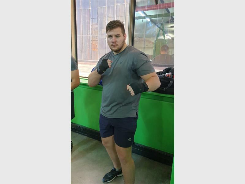 Vikings' latest young boxer turns pro