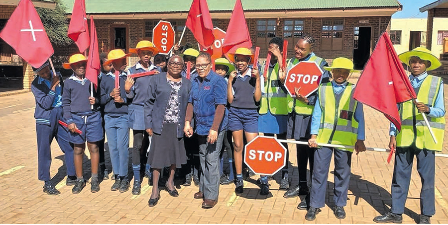 ED donates scholar patrol equipment | Lowvelder