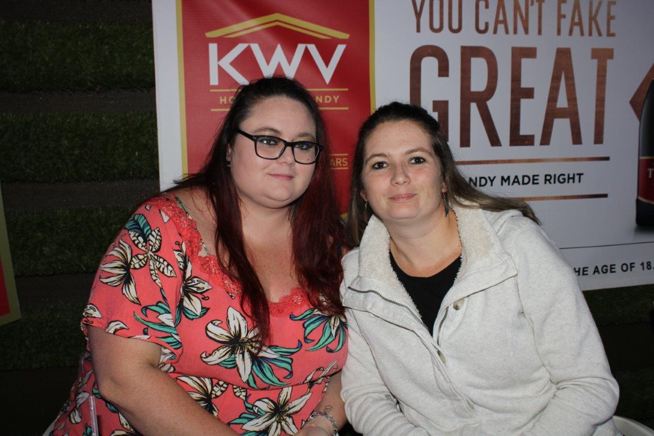 Die Windpomp verwelkom kunstenaar ná storm in Witrivier | Lowvelder