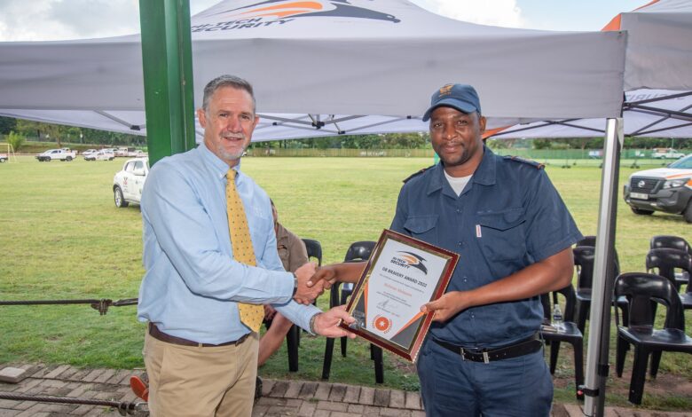 Hi-Tech heroes are awarded for bravery | Lowvelder