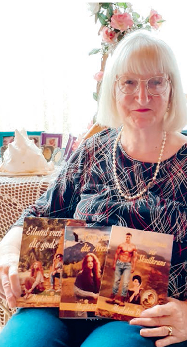 Boeke uit pen van skrywer, perfekte geskenk | Lowvelder