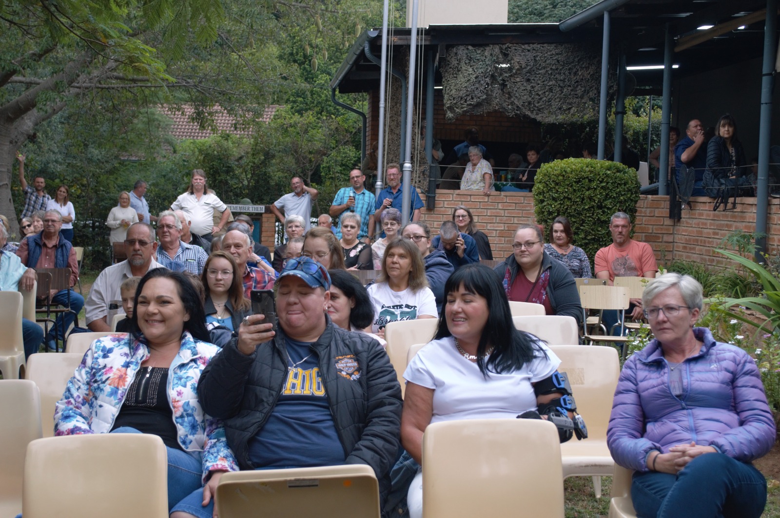 Manie Jackson tree by Lone Tree Shellhole op | Lowvelder