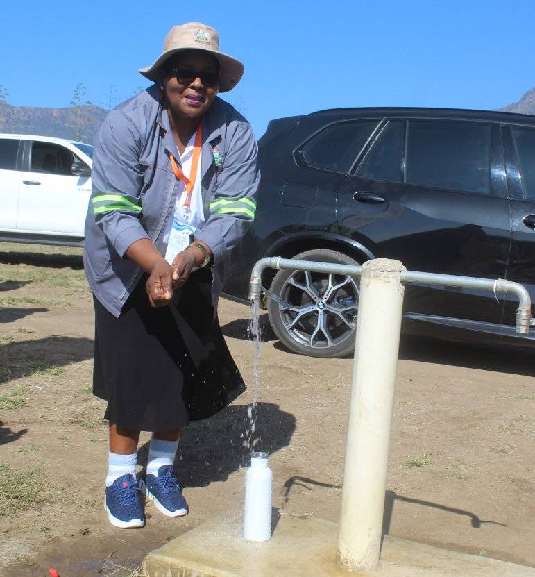 Nkwe Platinum Limited handed over the water supply project to four ...