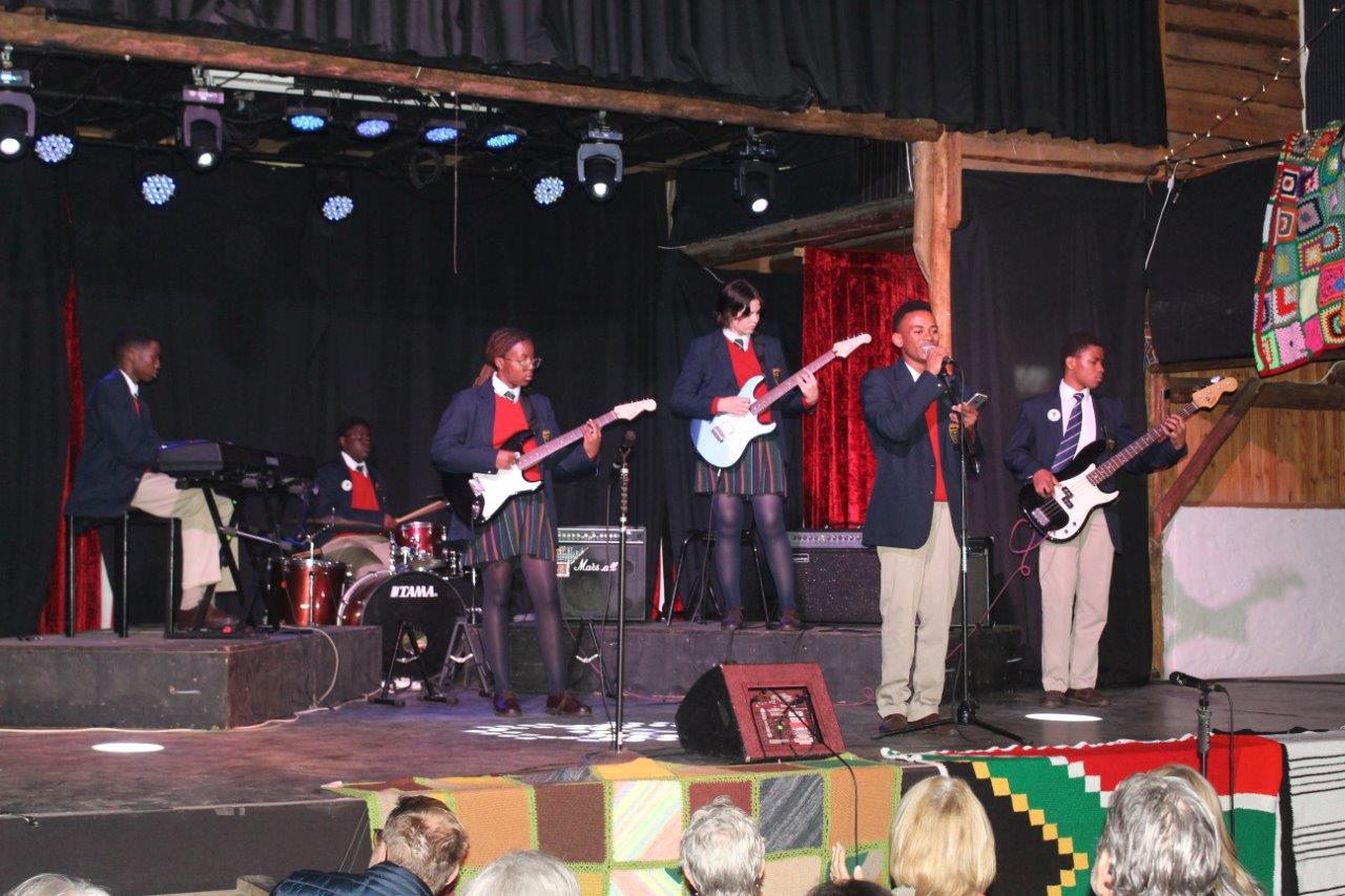 Crafty White River group celebrates 67 Blankets for Mandela Day stich ...