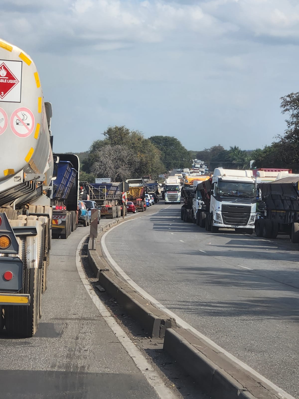 Delays to be expected at the Lebombo Border Post due to truck backlogs ...