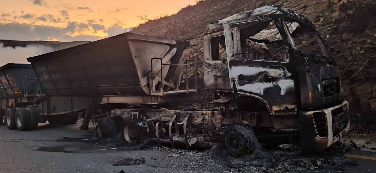 Trucks burnt, driver attacked near Emgwenya | Lowvelder