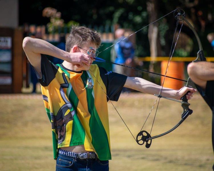 Skuts wys hul staal met pyl en boog in Lydenburg | Lowvelder