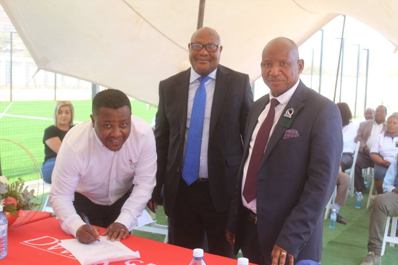 Dwarsrivier Chrome Mine hands over multipurpose sports court to Ga ...