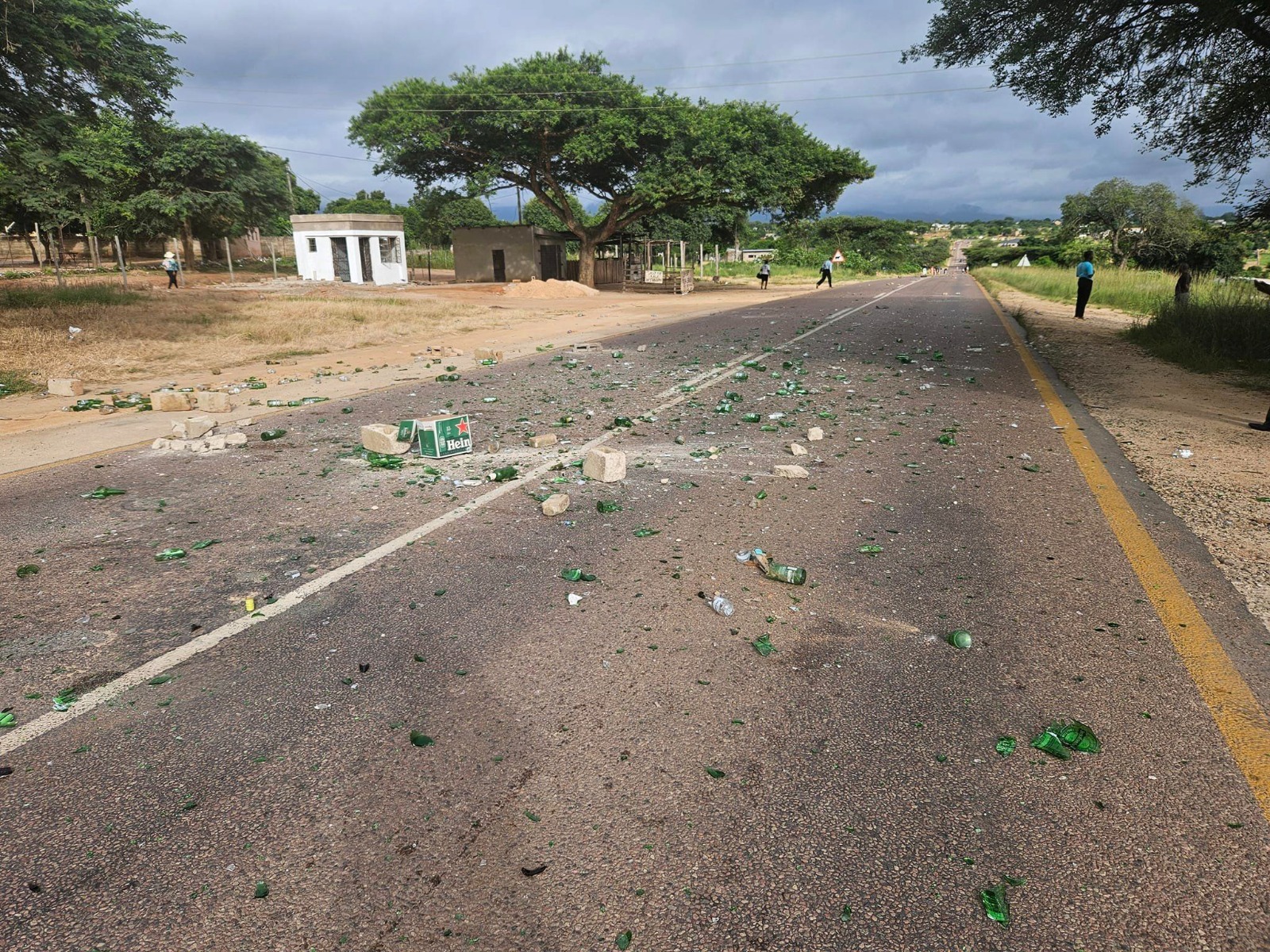 Zoeknog residents block R40 with demands for new road | Lowvelder