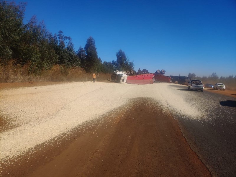 CAUTION: Two trucks, one carrying corn, collide on R555 | Middelburg ...