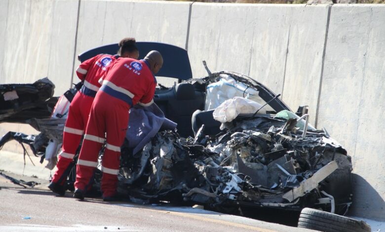 Sulfuric acid tanker strikes BMW, kills driver in Kranspoort horror ...