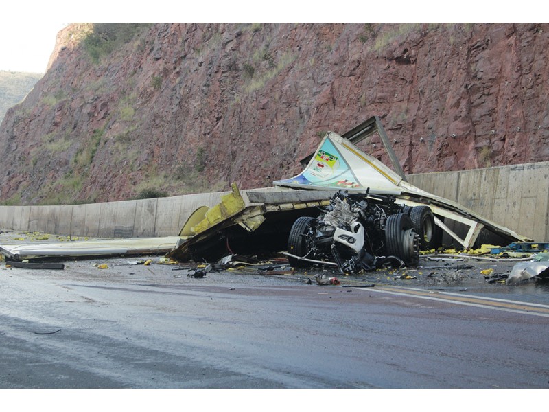 Acid truck accident in Kranspoort | Middelburg Observer