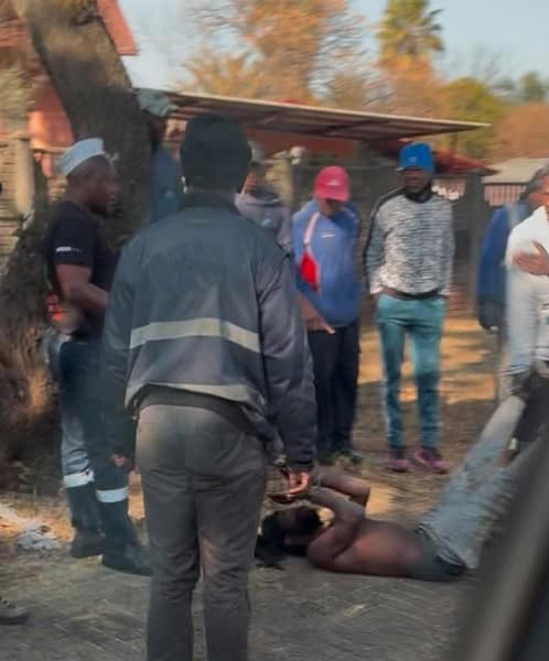 Not for sensitive readers: Alleged hijacker beaten by bystanders ...