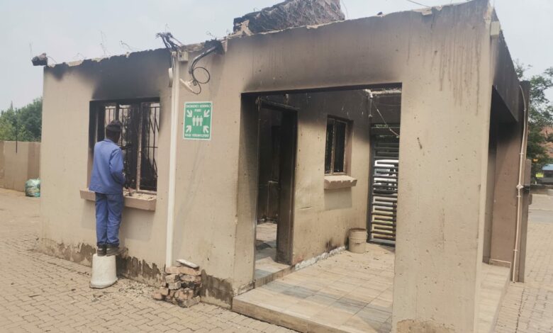 Vaal students arrested after setting residence building alight - LNN ...