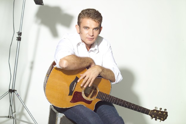 Win tickets and accommodation to see Theuns Jordaan | Network News