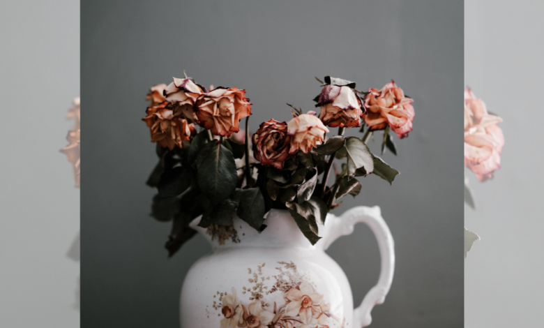 Creative ways to repurpose dead flowers