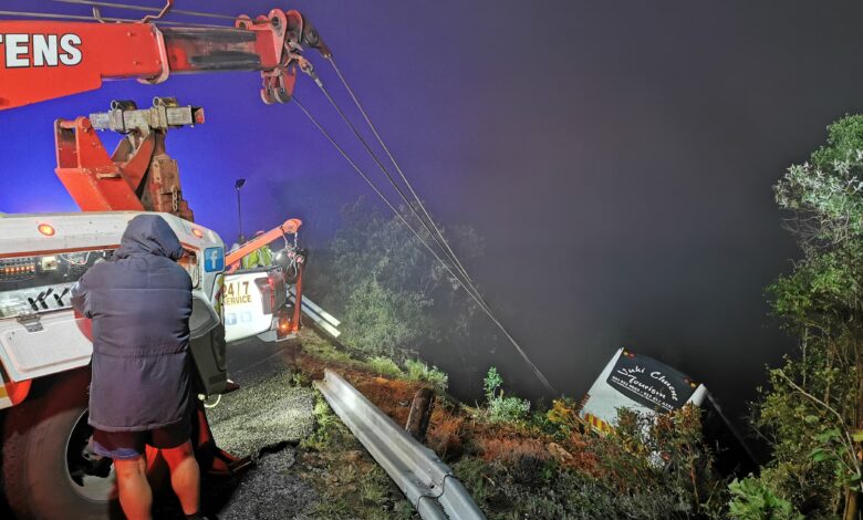 Videos: 7 killed in horrific bus crash on the Long Tom Pass - LNN ...