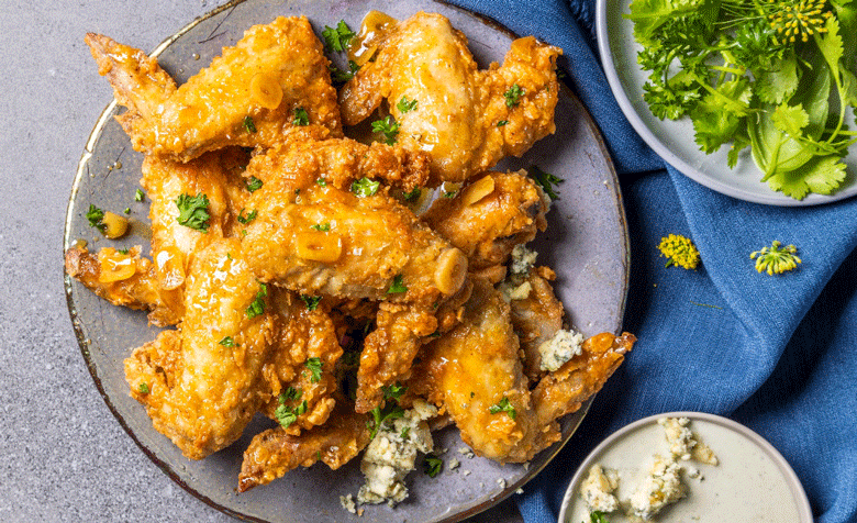 Delectable chicken winglets with gorgonzola dipping sauce | Network News