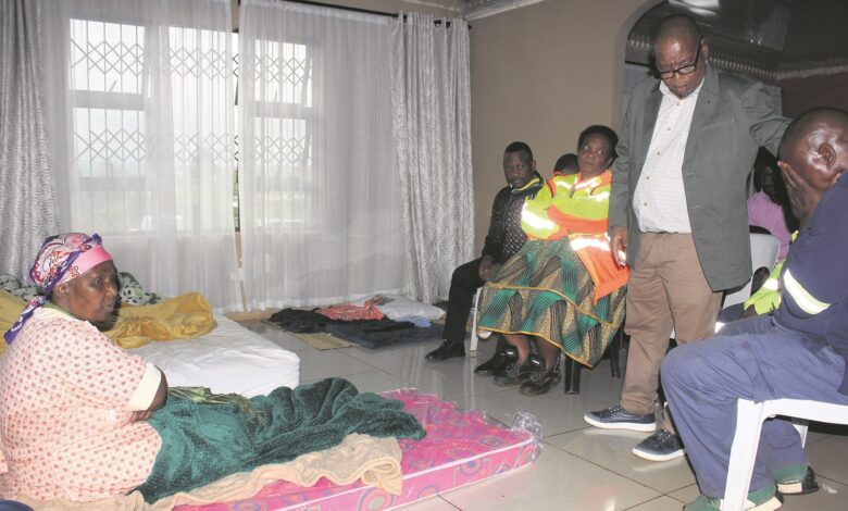 KZN floods: Search continues for missing family member - LNN - Network News KZN floods: Search continues for missing family member - LNN - Network News