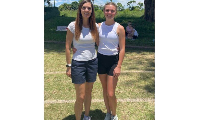 Dogter ewenaar ma se rekord van 32 jaar tydens atletiekbyeenkoms in ...