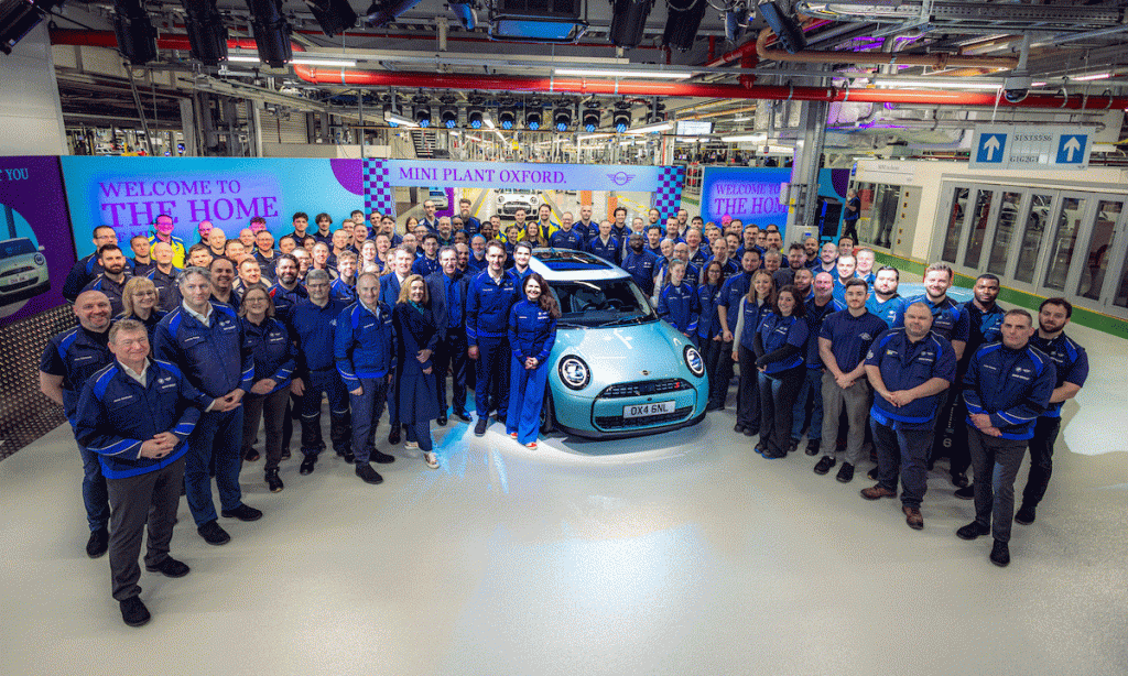 First new three-door Mini Cooper leaves production line | Network News