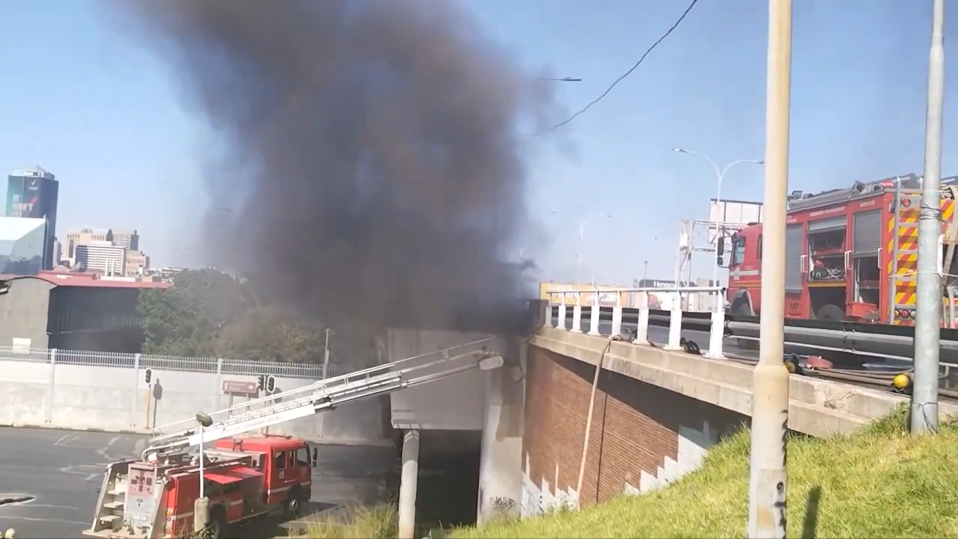 Watch: Underground cables catch fire in Johannesburg - LNN - Network News