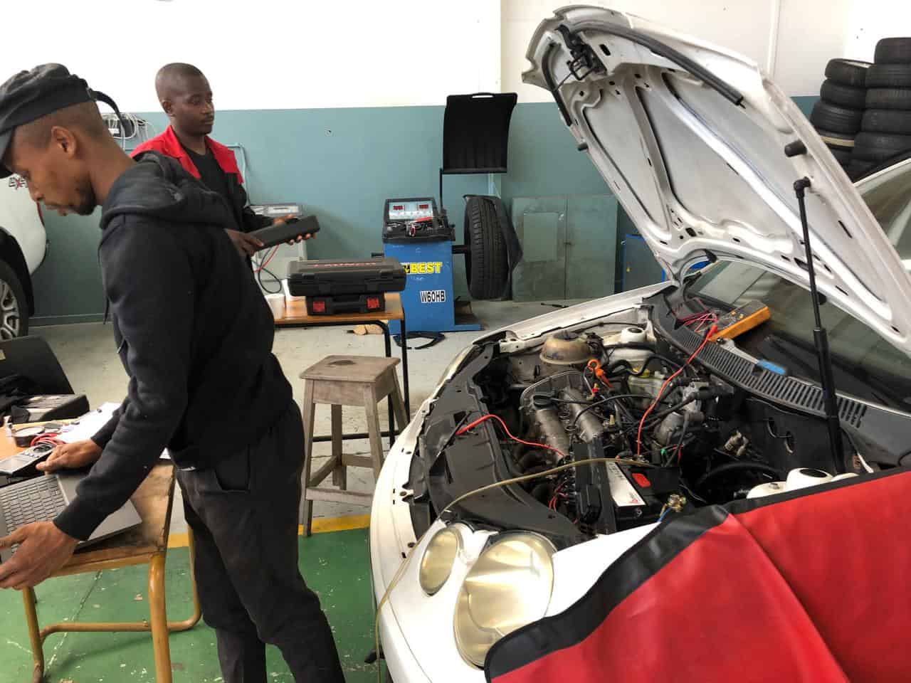 College of Cape Town produces skilled motor mechanics for the future ...