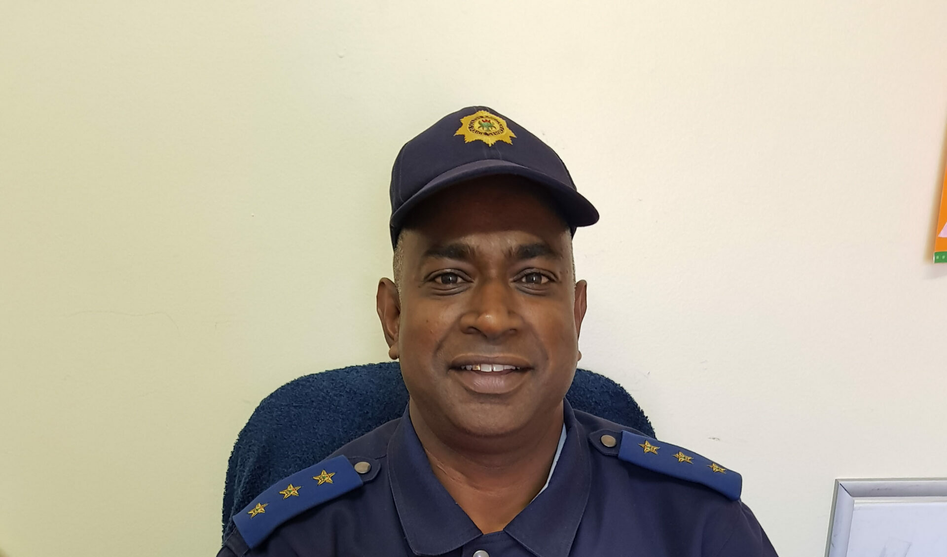 Man posing as Umhlali police captain cons victims out of thousands of ...