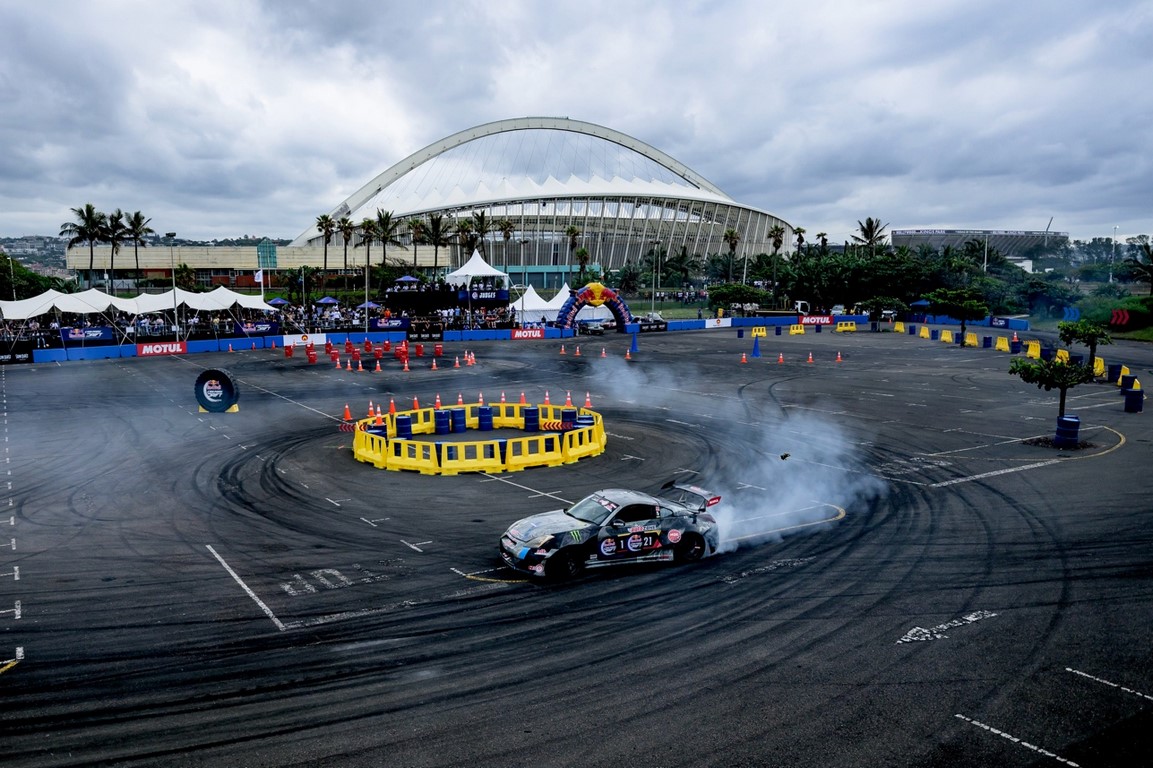 Tyre-screeching treat for Durbanites at Red Bull Drift event ...