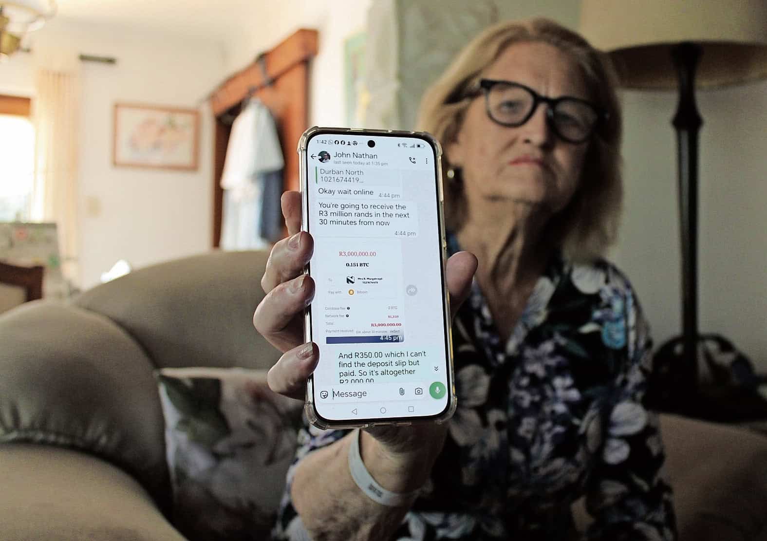 Glenhills woman loses expensive ring, cash in scam | Northglen News