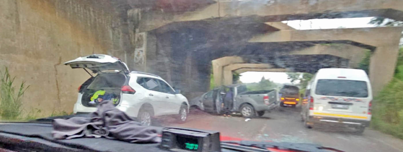 Bakkie smashes into bridge on Dundee/Glencoe road | Northern Natal News