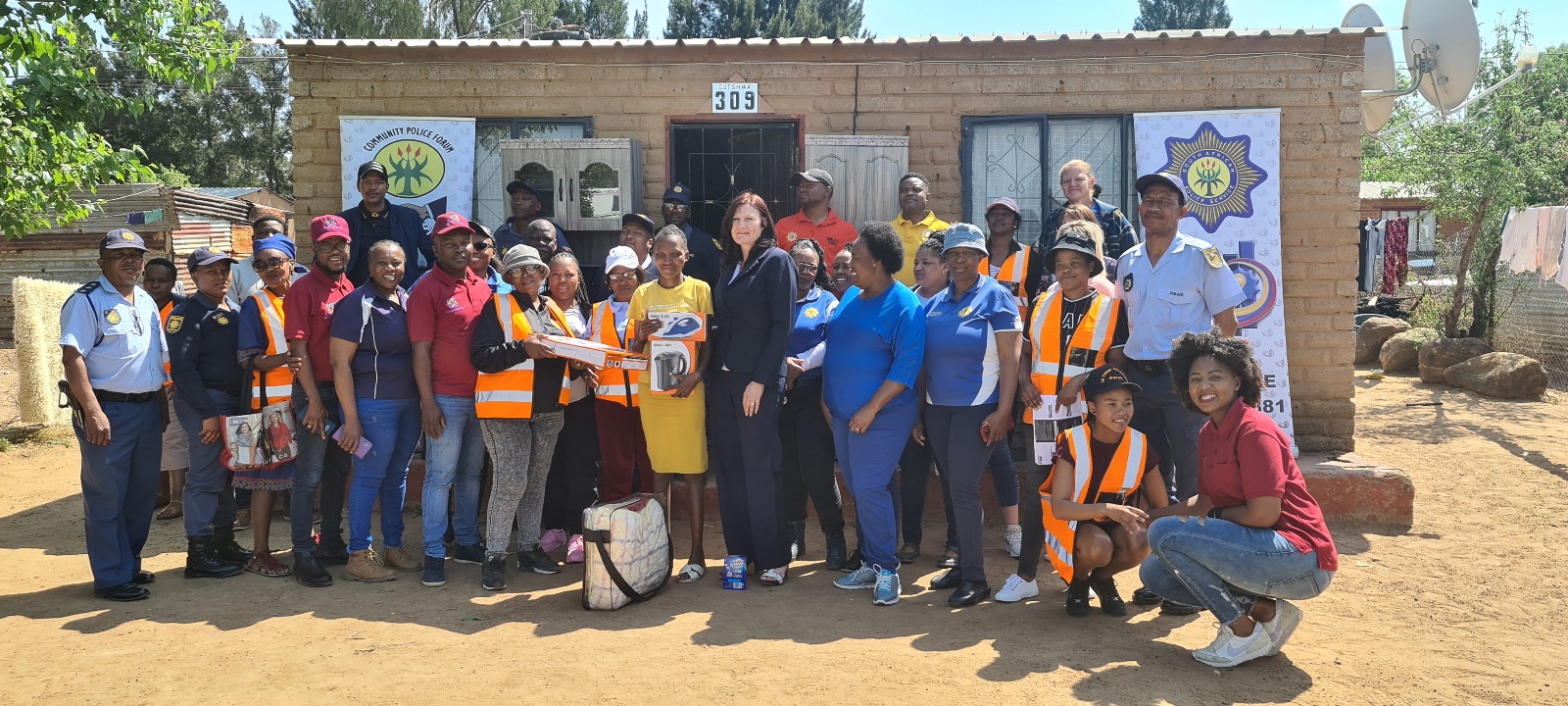 Tumahole SAPS lends a helping hand to family who lost everything ...