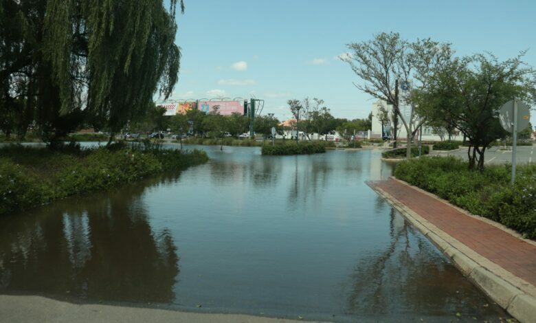 Gedeelte van parkeerarea by MooiRivier Mall gesluit | Parys Gazette